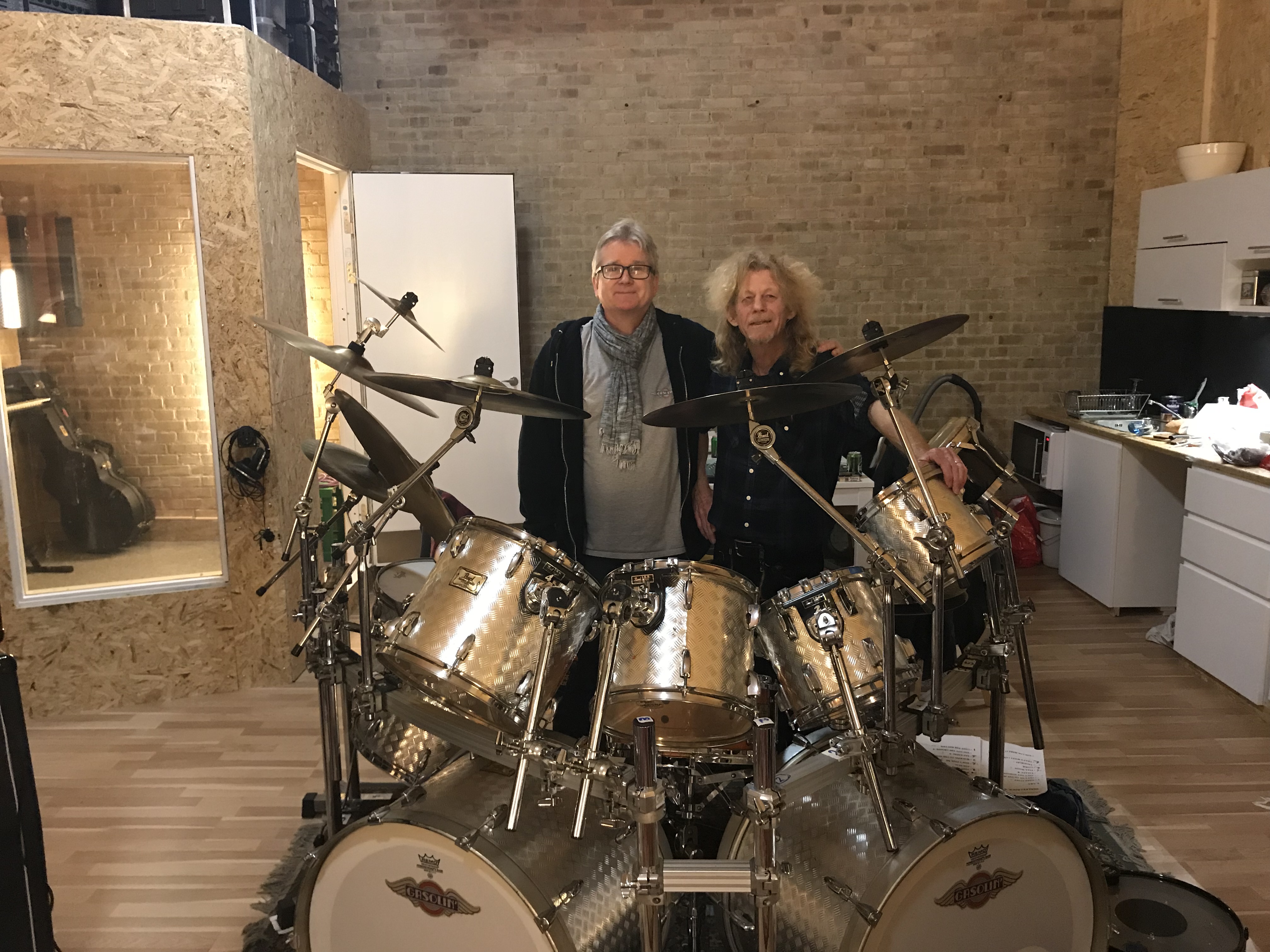 To ikoner i Dansk Rock står igen sammen. | Music Quay